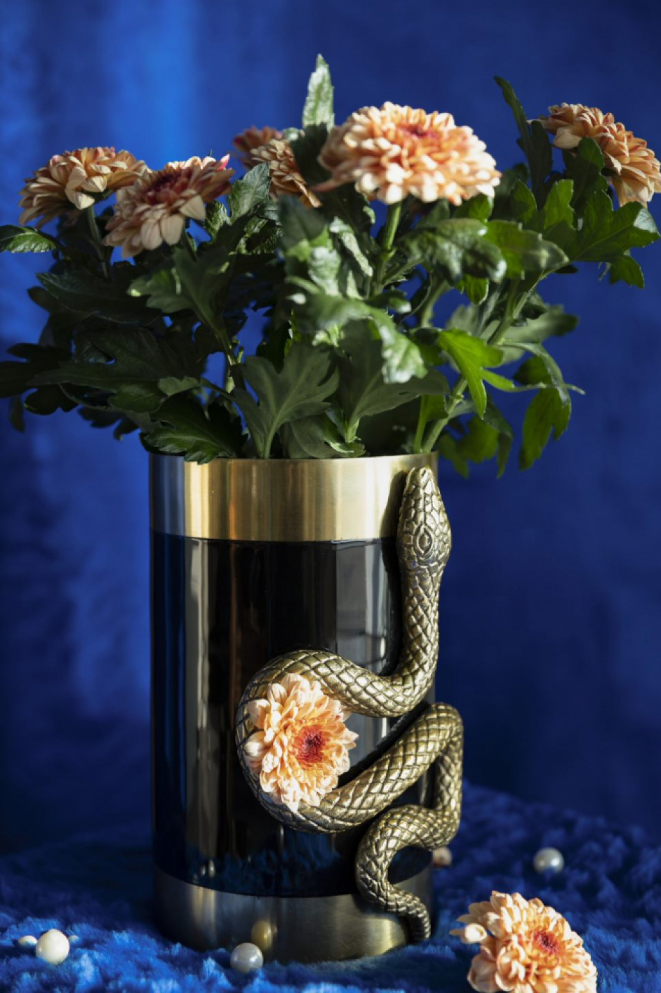 Vase 'Snake' - Gull/Svart - Kjøp på nett hos Reforma